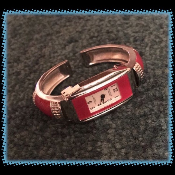 Vellaccio | Accessories | Final Price Drop Vellaccio New York Bangle ...